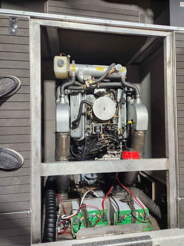 Marine Power 5.7L Marine Power 350 Marine Gas Engine - Tamaro Engines ...