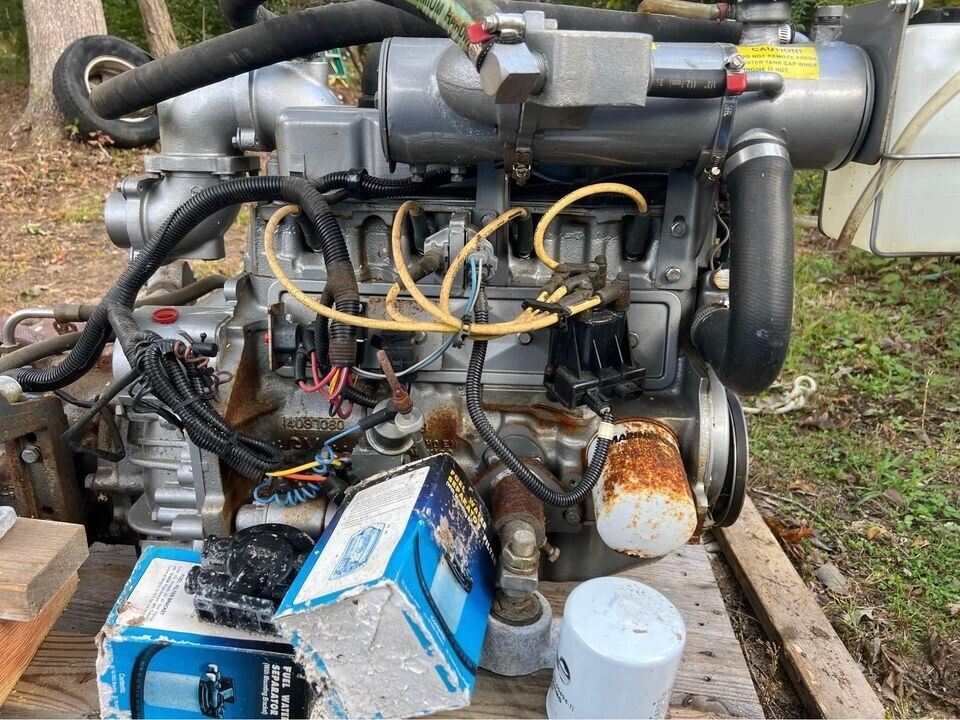 Marine Power 91815 Marine Gas Engine 4 cylinder marine engine - Tamaro ...